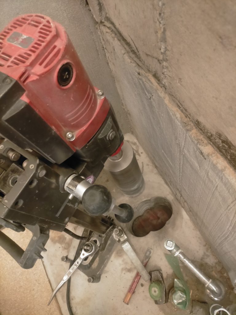 本日の施工現場ニュース｜施工現場より・・・ 東京都 / 港区 / エックス線 / 探査 / コア抜き｜非破壊検査からコア抜き工事・アンカー工事 ...