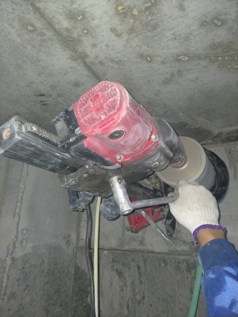 本日の施工現場ニュース｜施工現場より・・・ 東京都 / 港区 / レントゲン / コンクリート / コア穿孔｜非破壊検査からコア抜き工事 ...